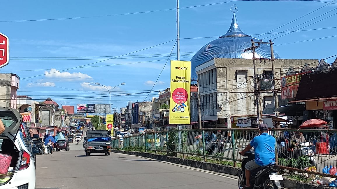 Pemasangan Iklan Maxim di Tiang PJU Sudirman Duri Diduga Melanggar ...